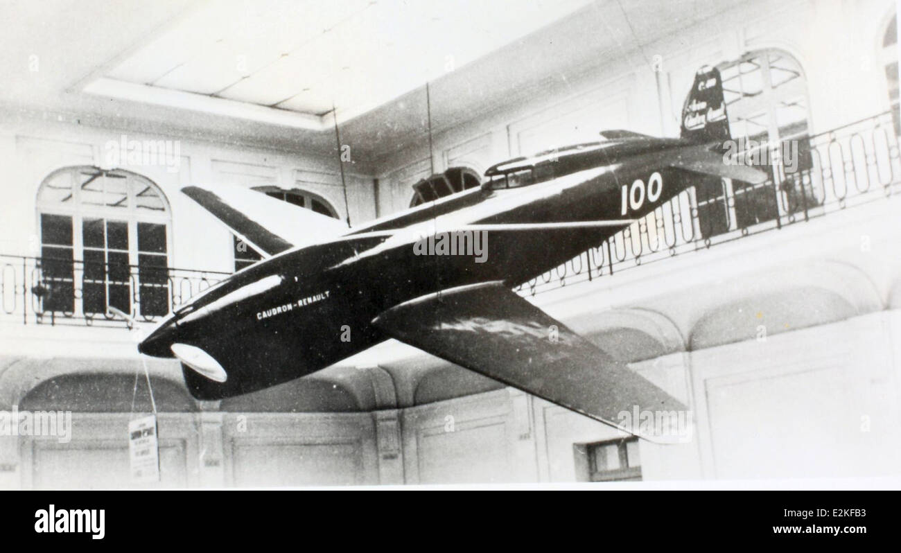 Caudron renault Banque de photographies et d’images à haute résolution ...