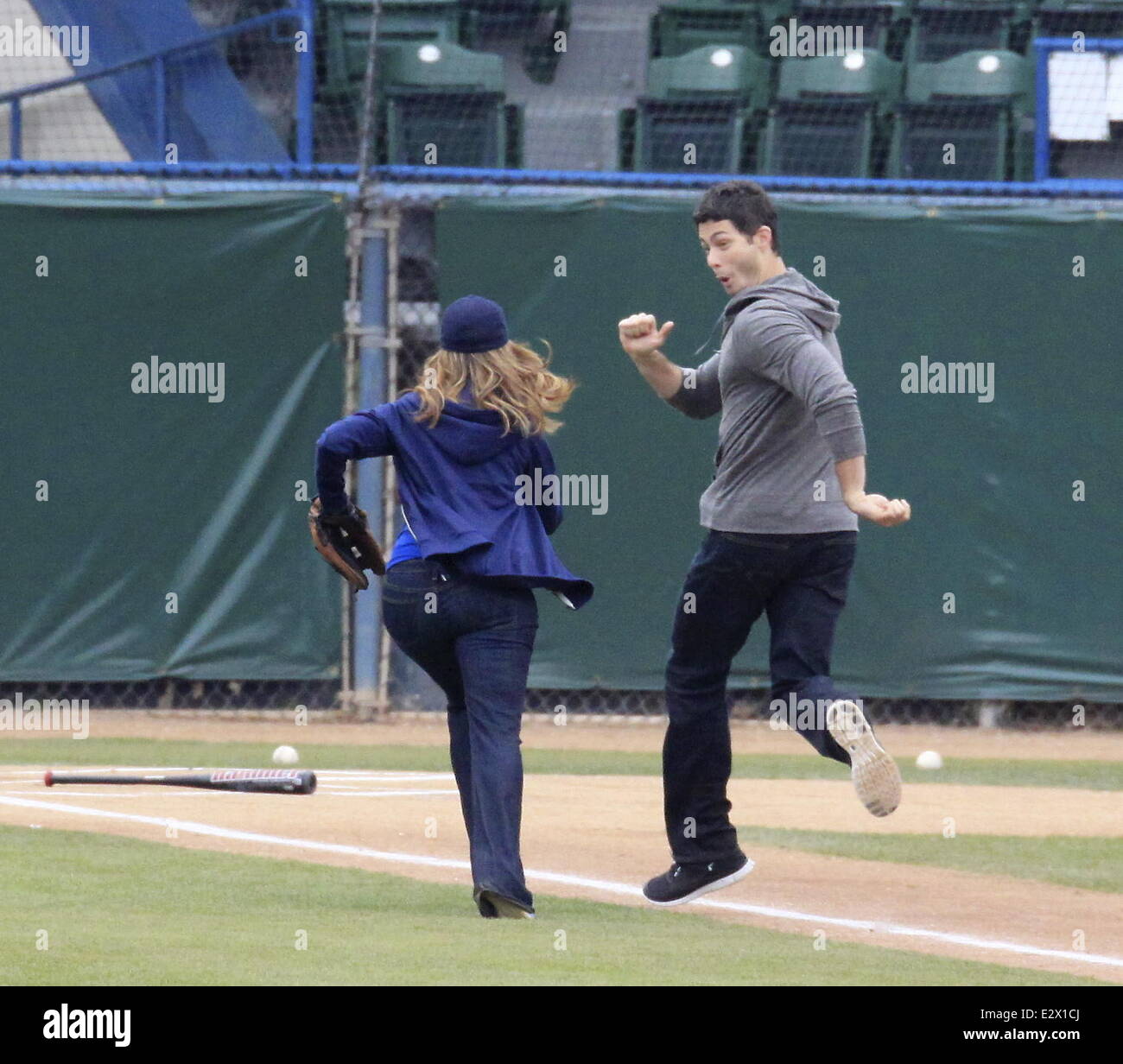 Jennifer Love Hewitt Et Co Stars Brian Hallisay Et Rebecca Des Champs