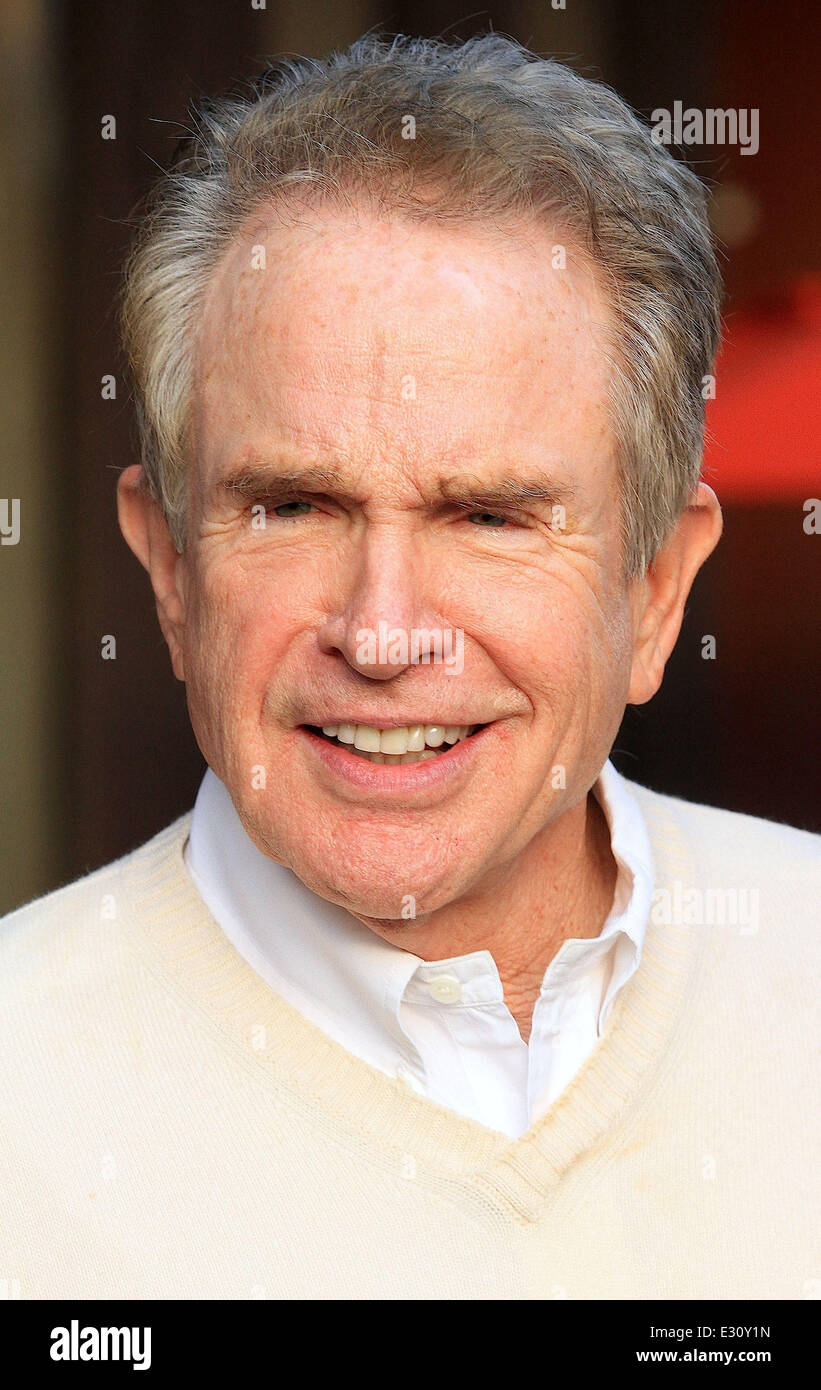 Warren beatty annette bening leaving Banque de photographies et d ...