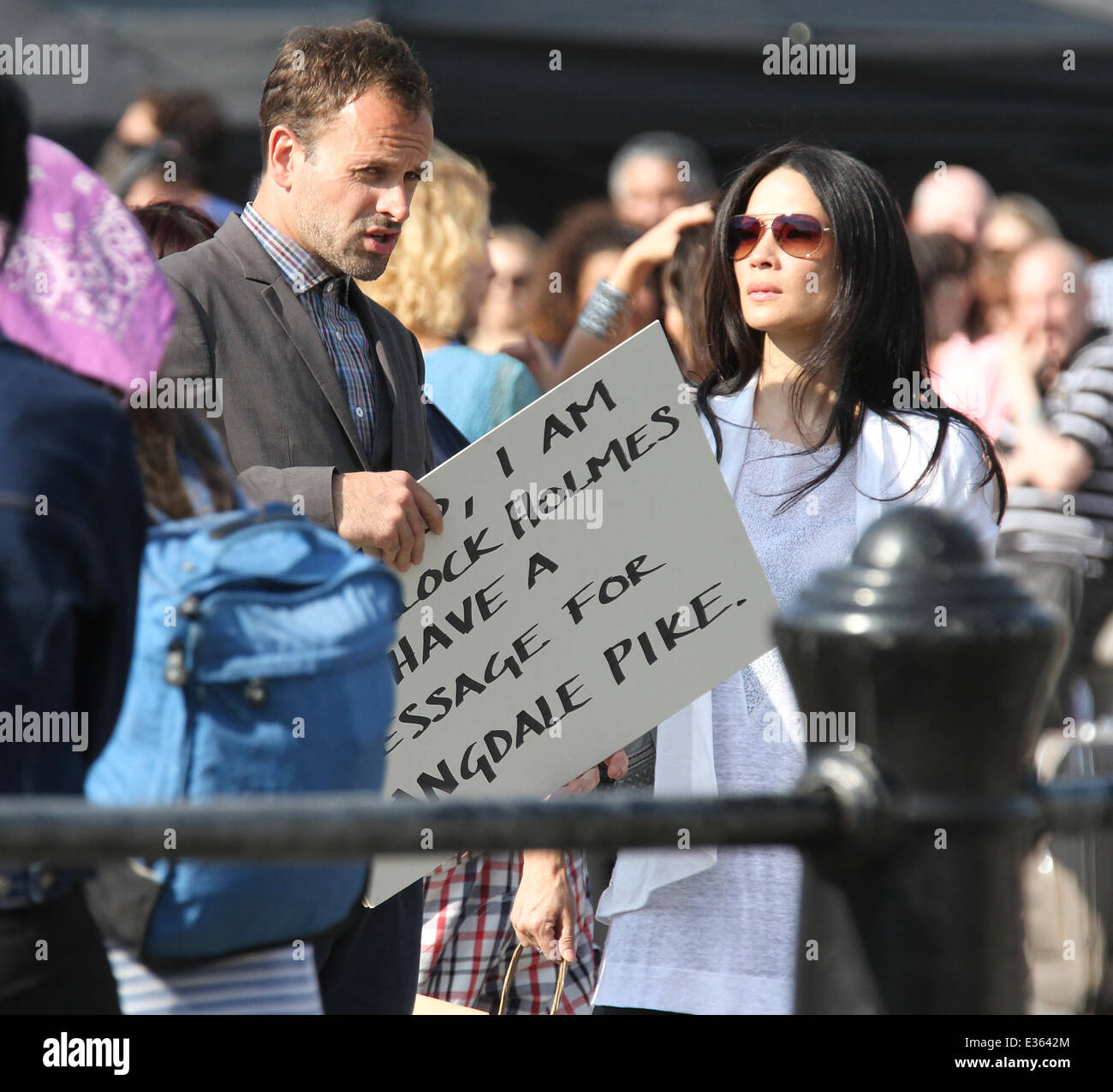 Lucy liu and jonny lee miller Banque de photographies et d’images à haute résolution - Alamy
