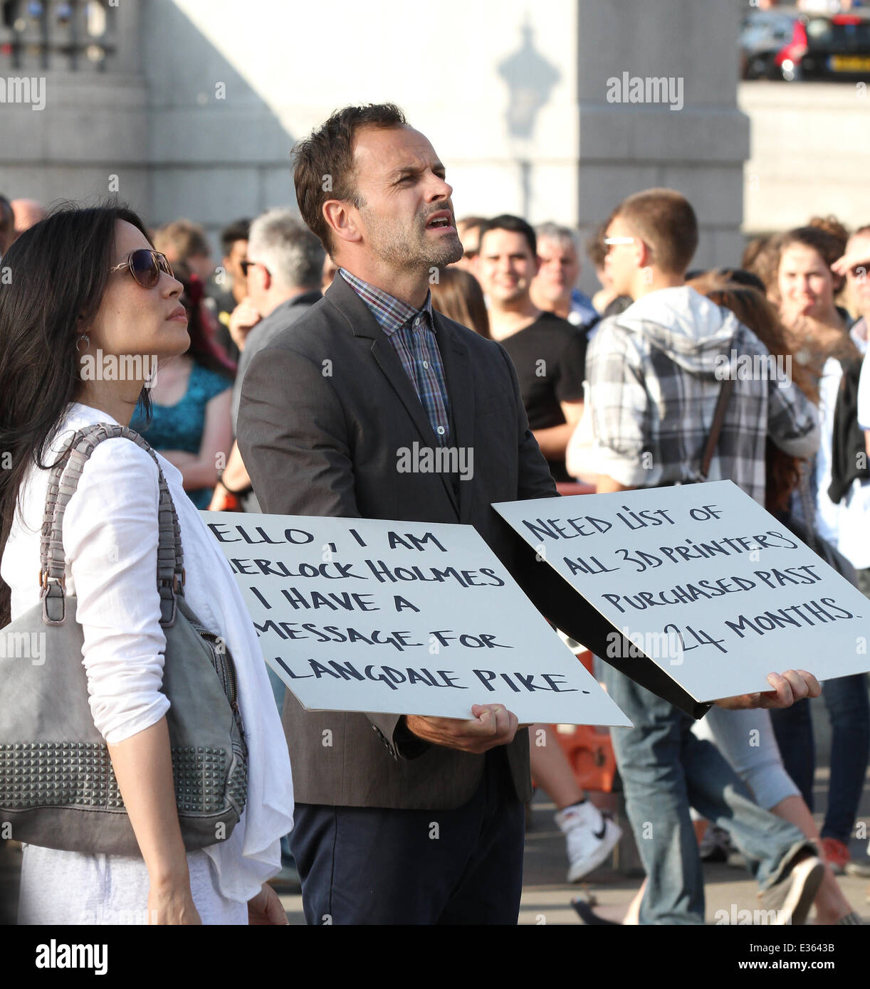 Lucy liu and jonny lee miller Banque de photographies et d’images à haute résolution - Alamy