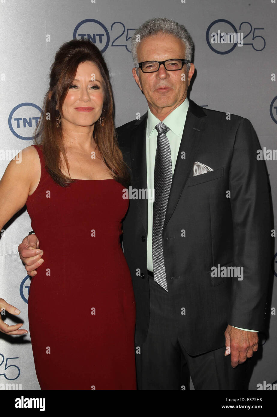 Mary mcdonnell and tony denison Banque de photographies et d’images à ...
