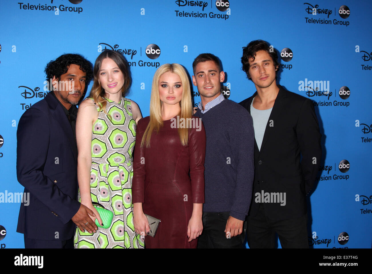 Peter gadiot and sophie lowe Banque de photographies et d’images à ...