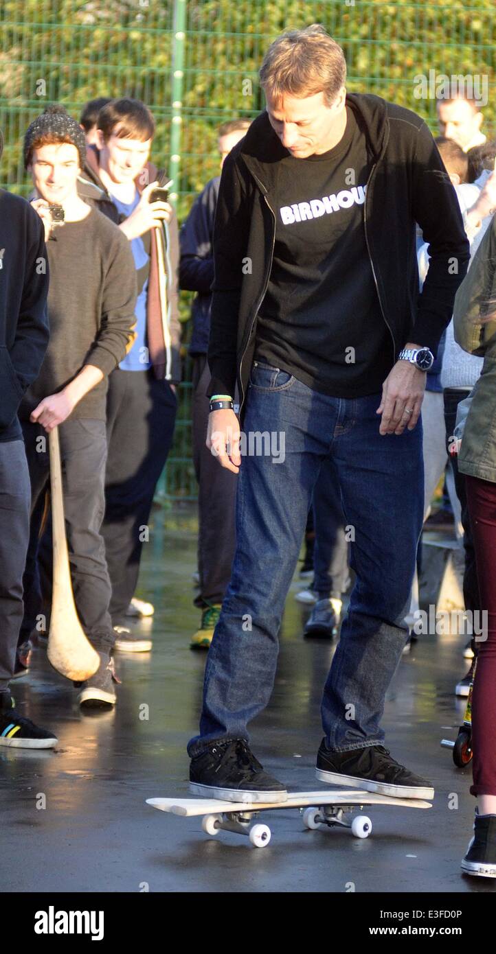 Skateur professionnel et acteur américain Tony Hawk réunion fans à ...