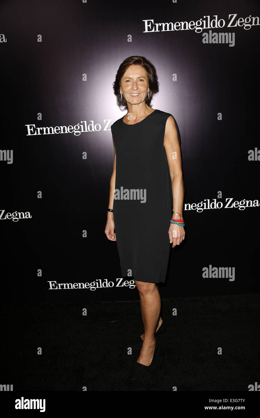 Les célébrités assister à la nouvelle ouverture de magasin mondial d ...