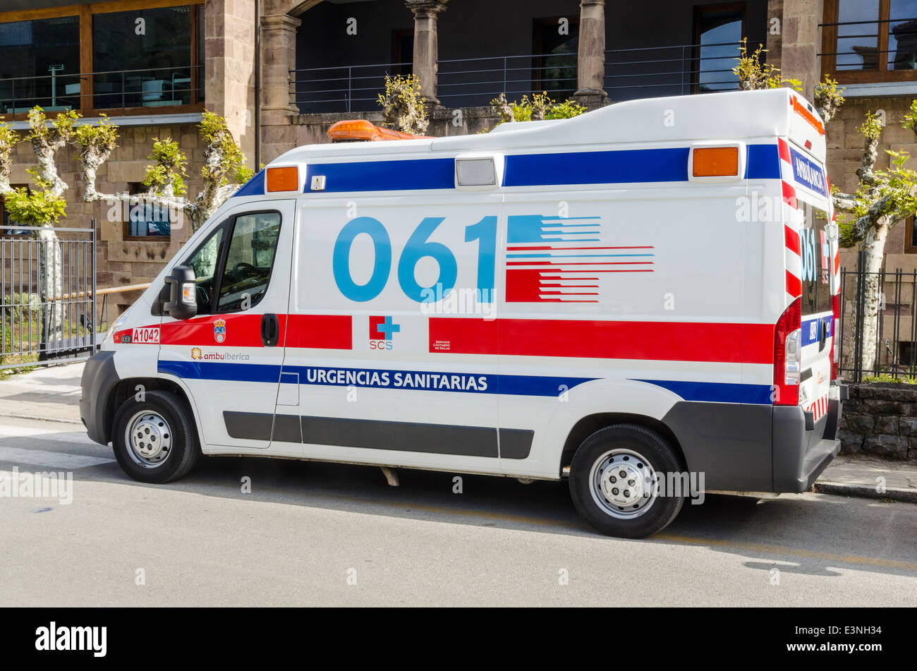 Spanish ambulance ambulancia spain Banque de photographies et d’images ...