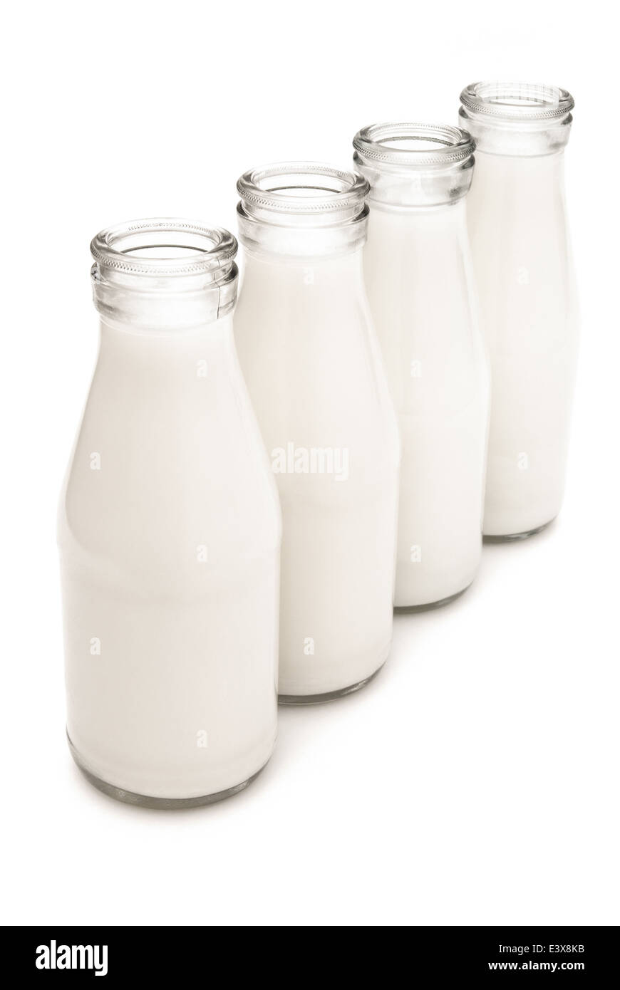 4 bouteilles de lait Banque de photographies et d’images à haute ...