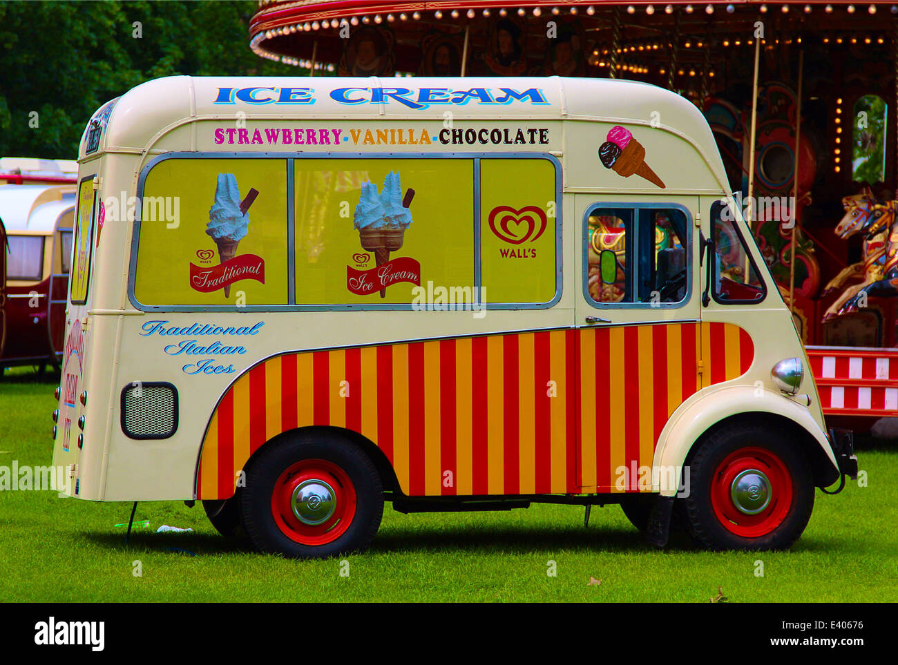 Vintage ice cream van Banque de photographies et d’images à haute ...