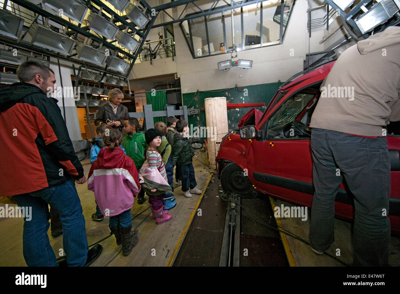 Crash test child seats Banque de photographies et d’images à haute ...