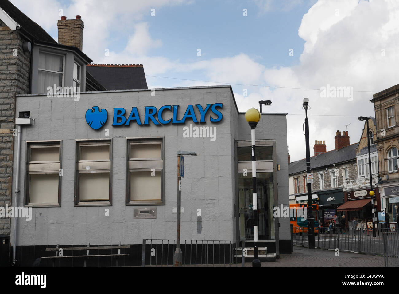 Barclays bank wales Banque de photographies et d’images à haute ...