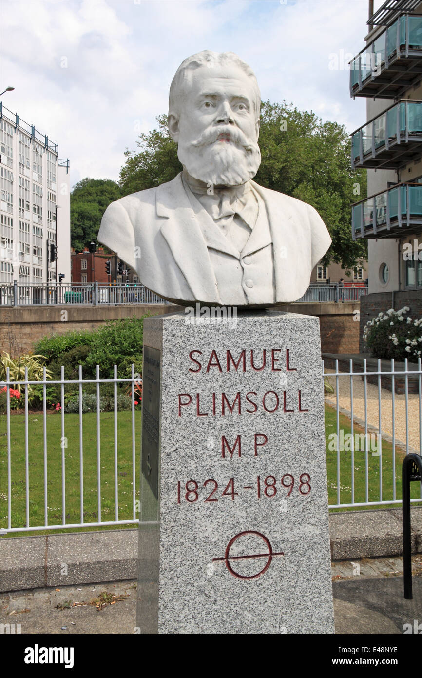 Statue de Samuel Plimsoll, inventeur de la 'ligne' Plimsoll, quais de ...