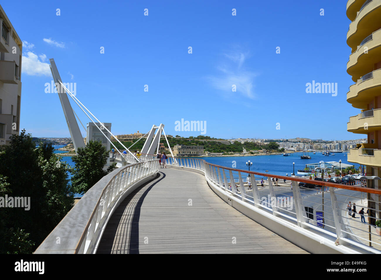 Port de Marsamxett, belvédère de Sliema Sliema (Tas-Sliema), quartier ...