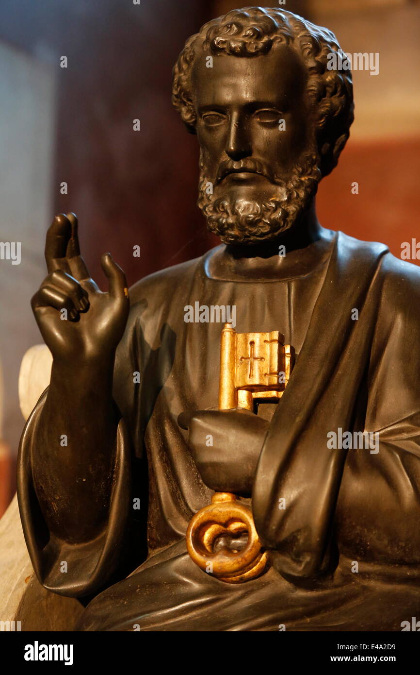 Statue de Saint Pierre, Notre Dame de Paris basilique, Albert, Somme ...
