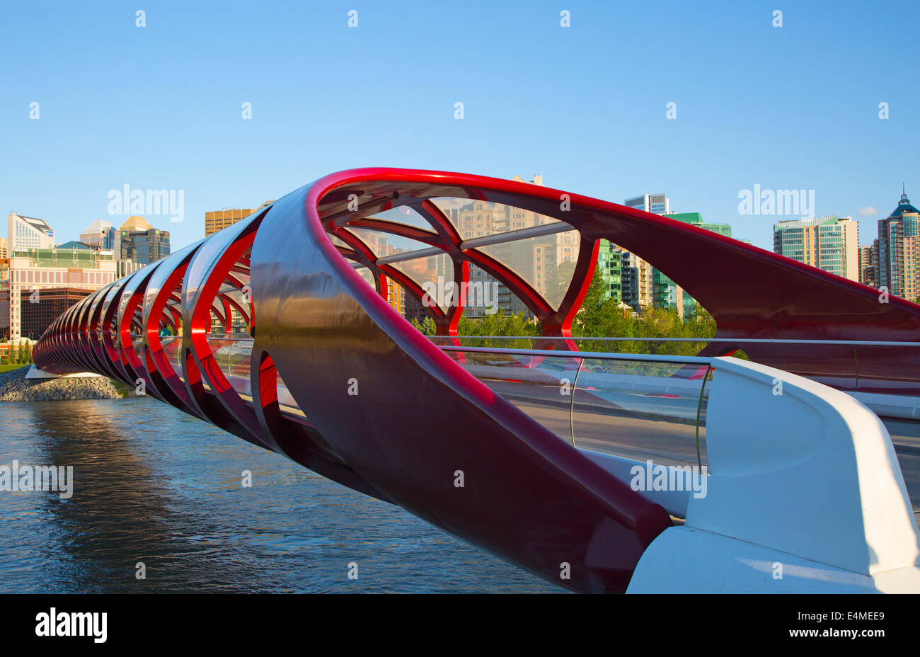 Ponts rouges Banque d'image et photos - Alamy