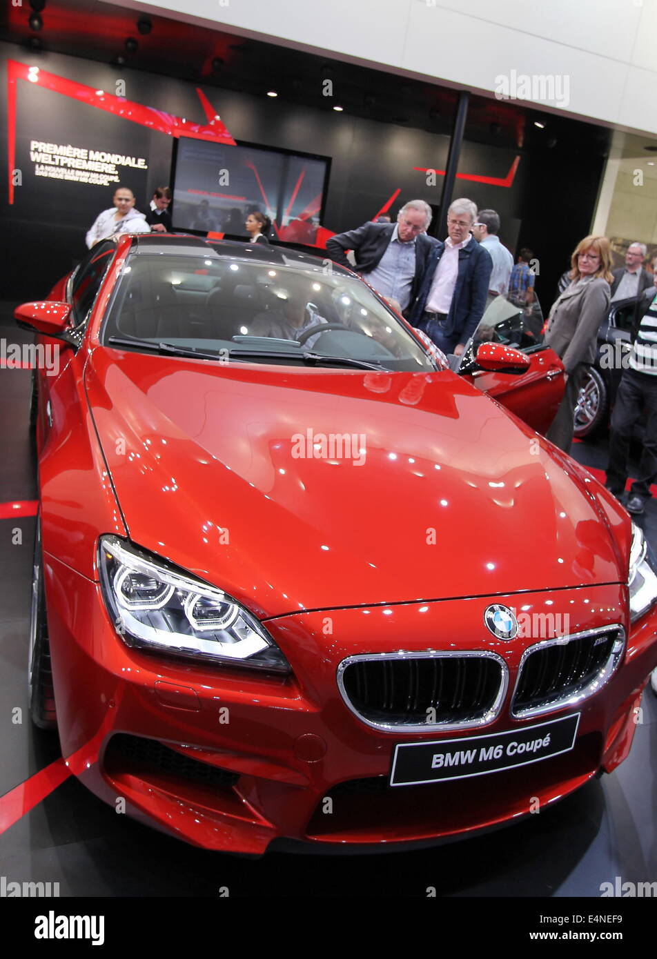 Rouge bmw Banque de photographies et d’images à haute résolution - Alamy