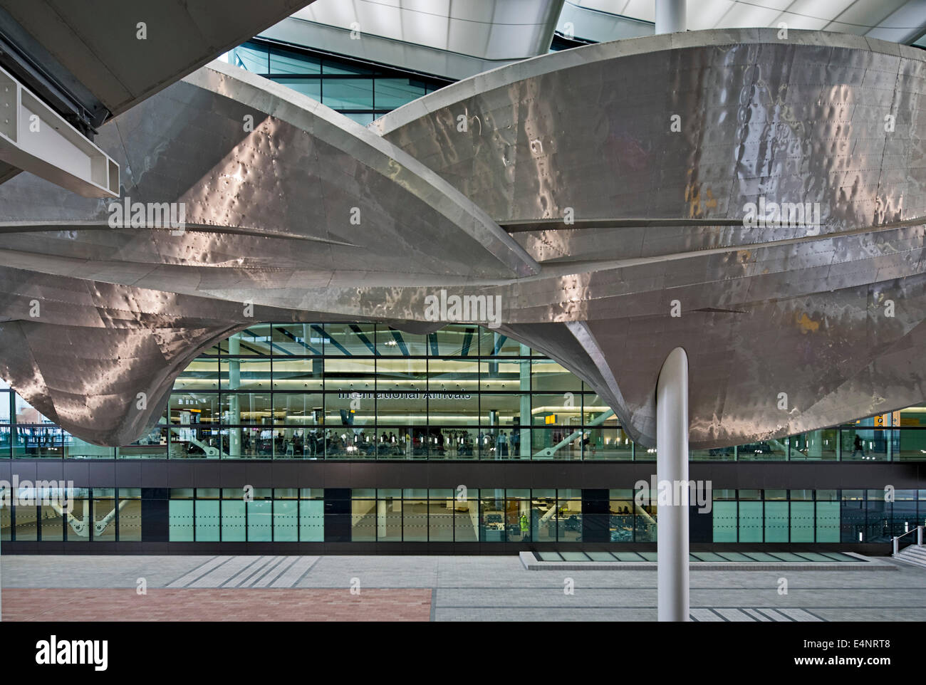 Heathrow Terminal 2 - Terminal de la reine avec Richard Wilson's ...