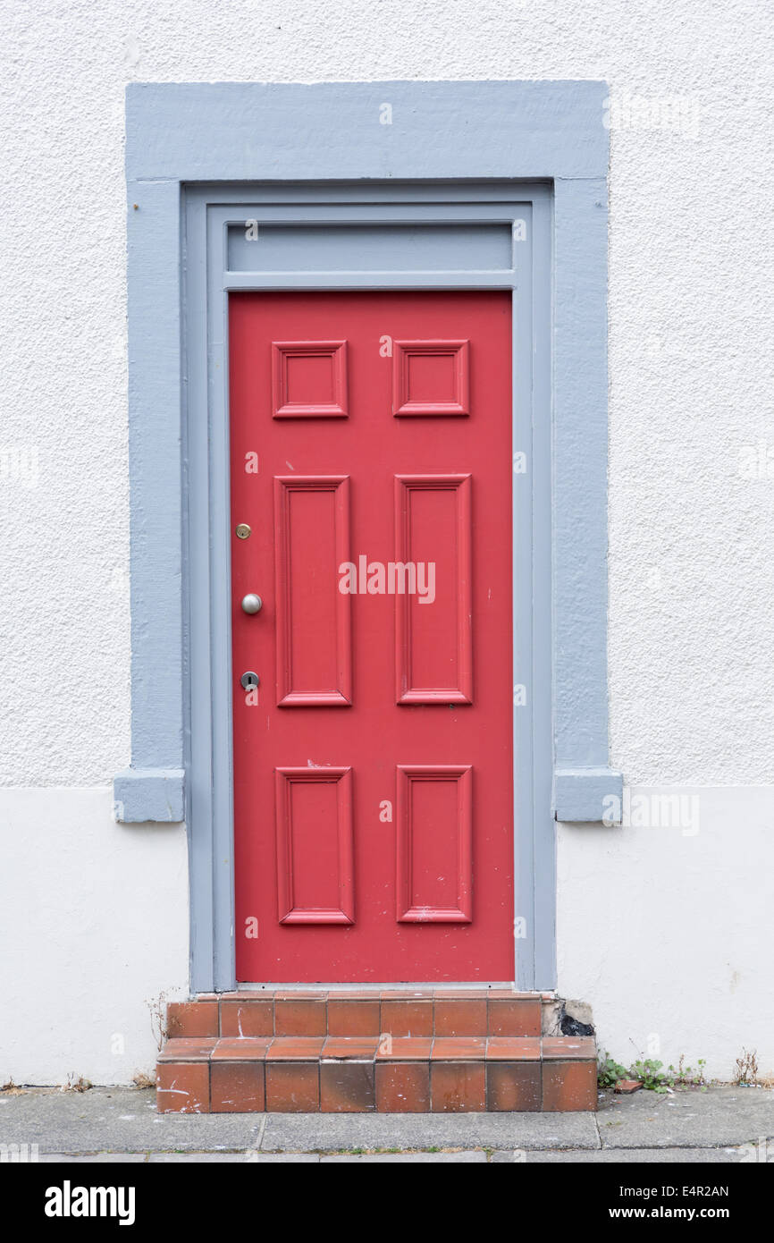 Porte rouge Banque de photographies et d’images à haute résolution - Alamy