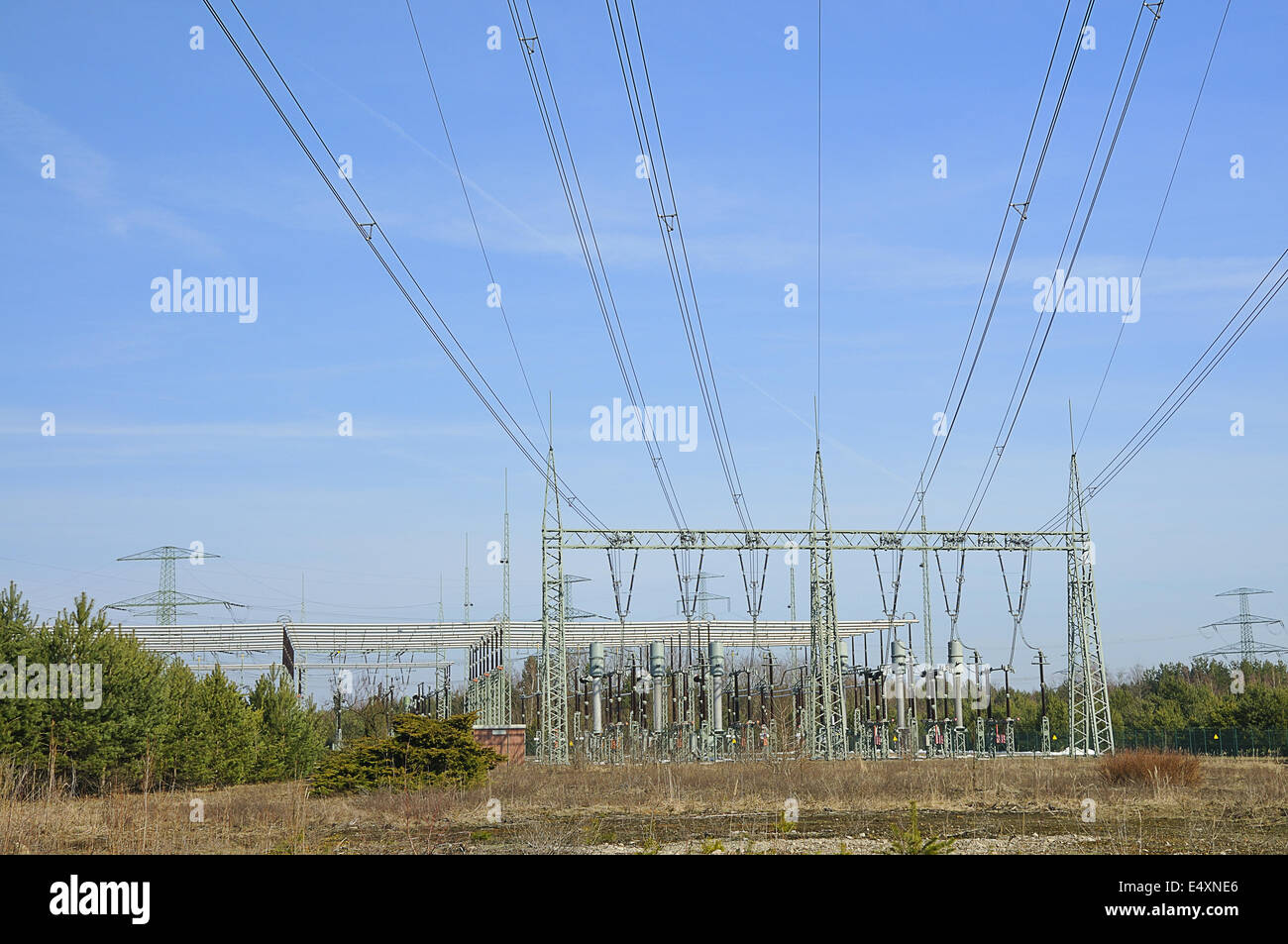 Poste de distribution Banque de photographies et d’images à haute résolution - Alamy