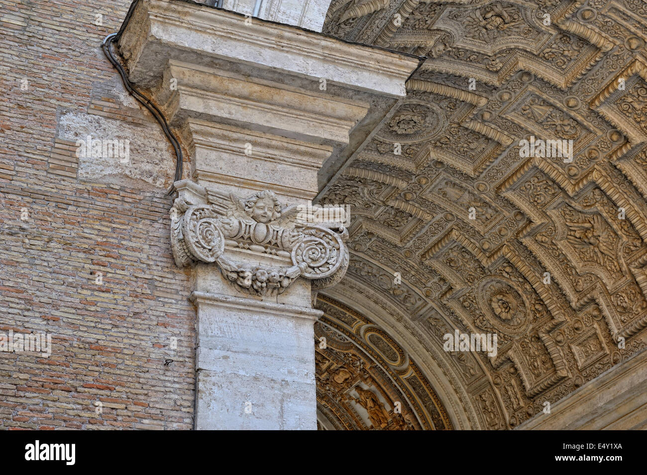 Toit de la Basilique Saint-Pierre, l'Église. Musée du Vatican Photo ...