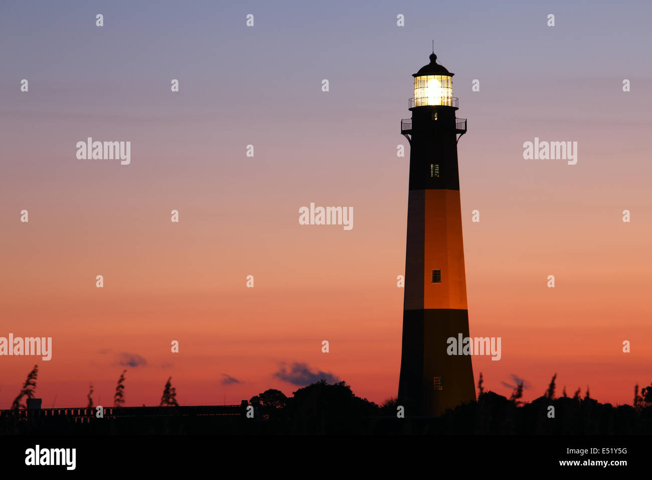 Phare la nuit Banque de photographies et d’images à haute résolution ...
