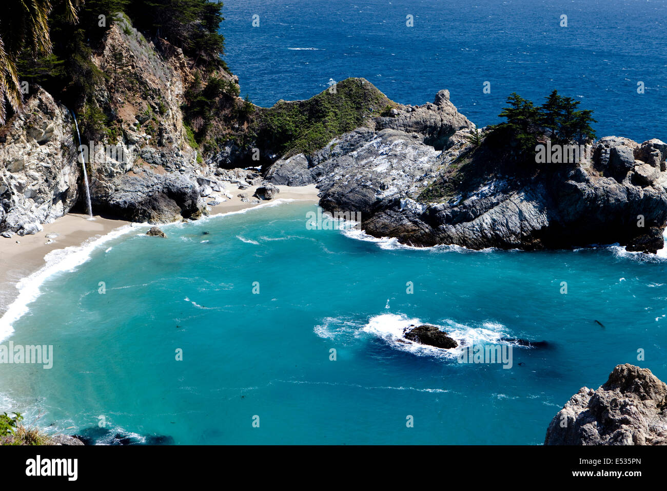 Julia pfeiffer burns state park Banque de photographies et d’images à ...