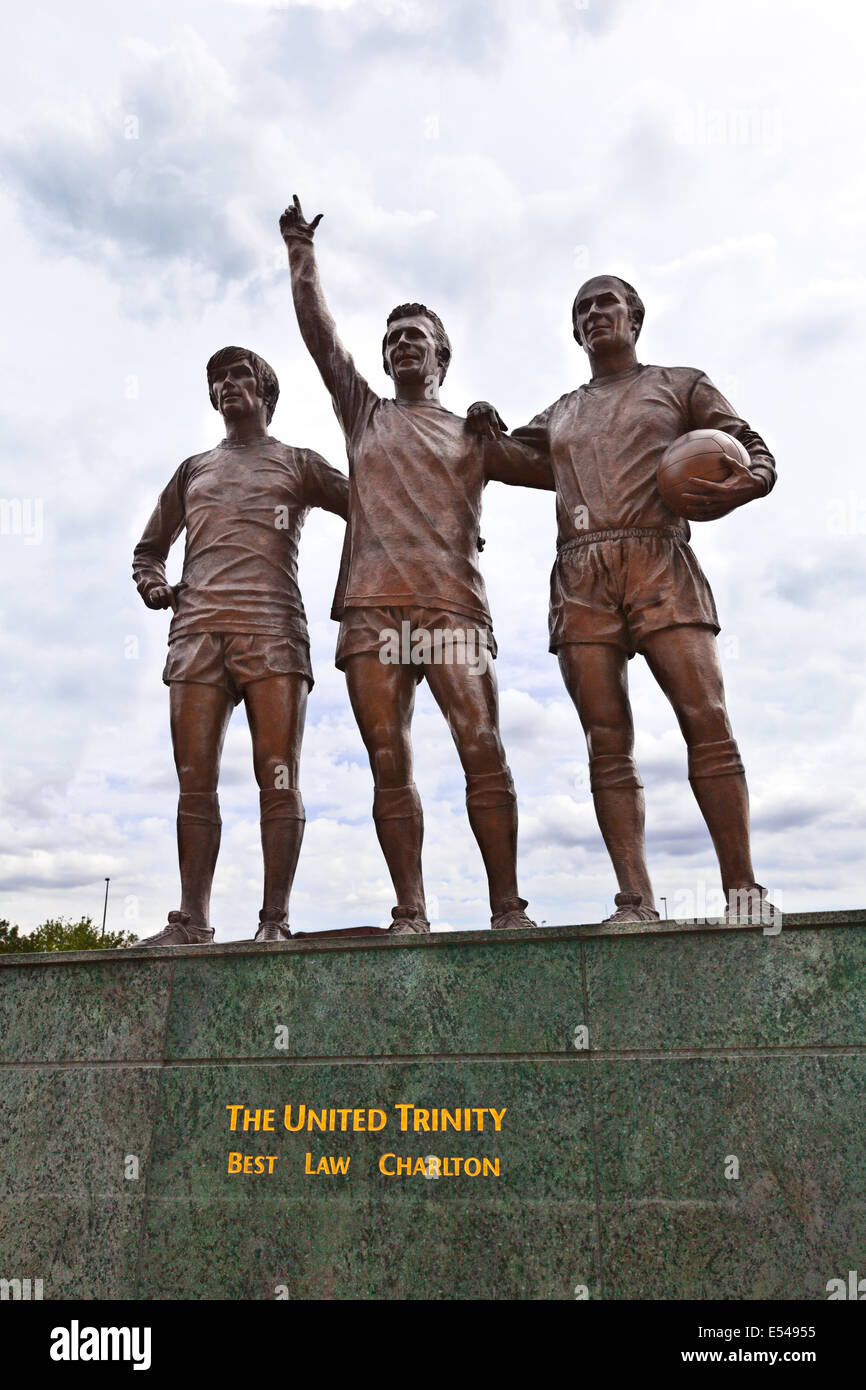 Statue de "l'United Trinity' de George Best, Denis Law et Bobby ...