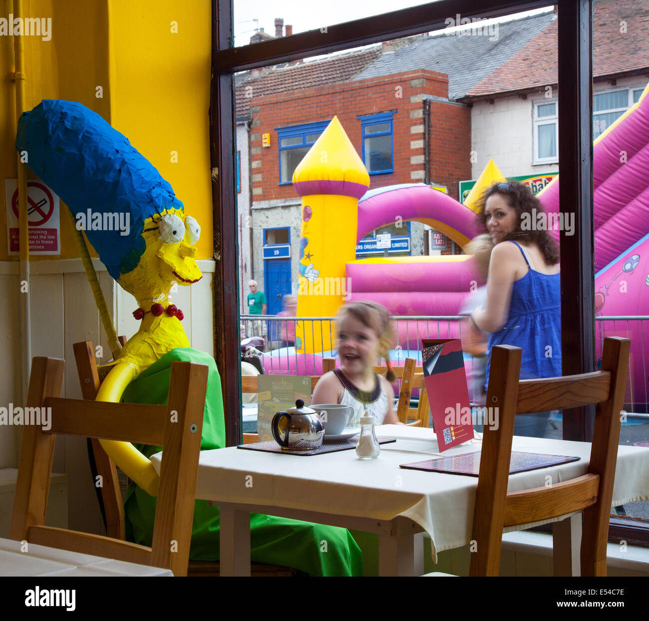 Simpsons doll Banque de photographies et d’images à haute résolution ...