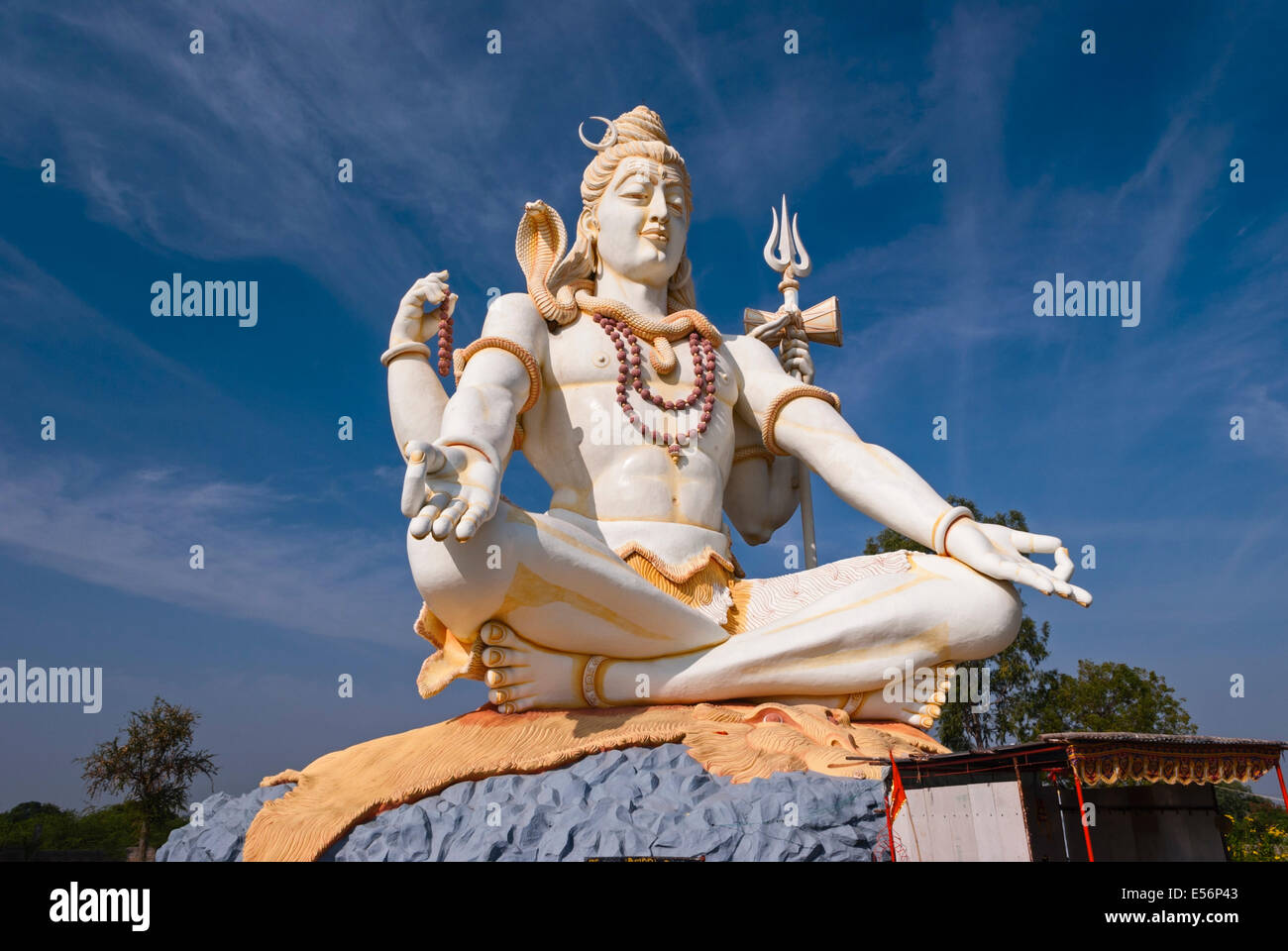 Shiva statue india Banque de photographies et d’images à haute ...