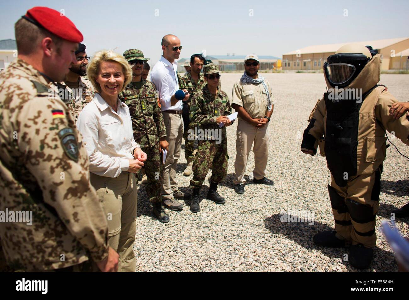 Ursula bombe Banque de photographies et d’images à haute résolution - Alamy