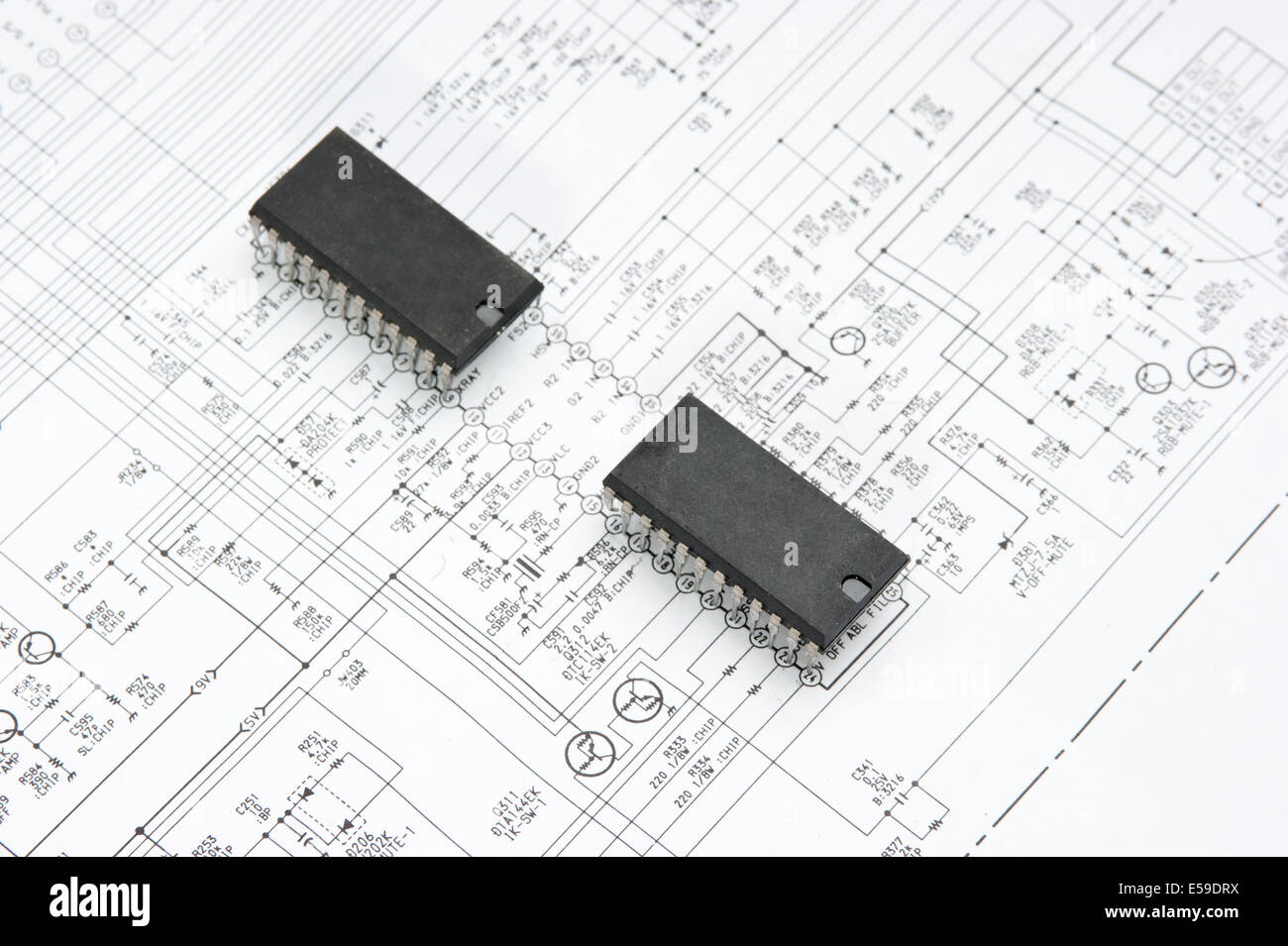 Puce de silicium sur le schéma de câblage Photo Stock - Alamy