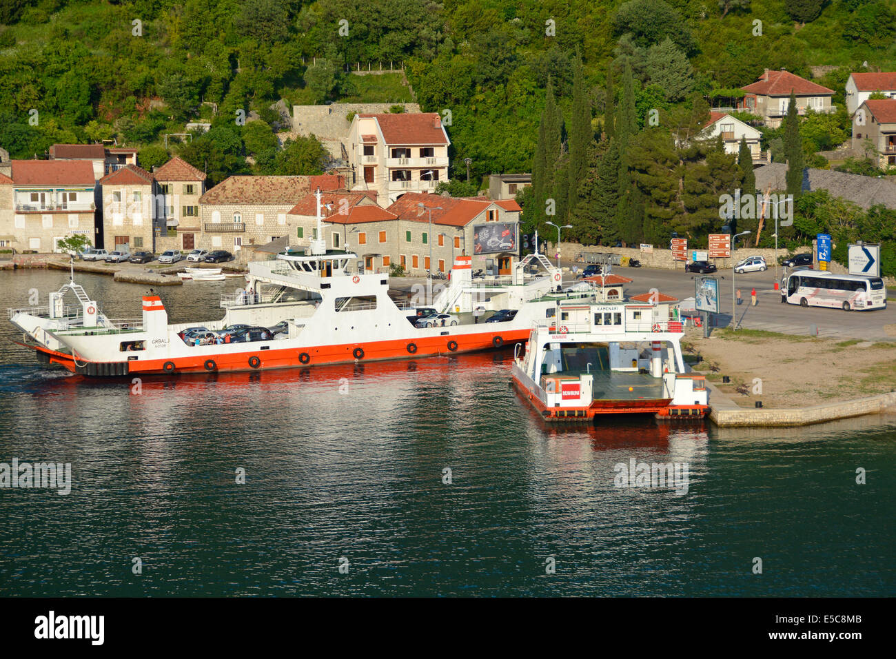 Voitures ferries bateaux ferry boat Banque de photographies et d’images ...