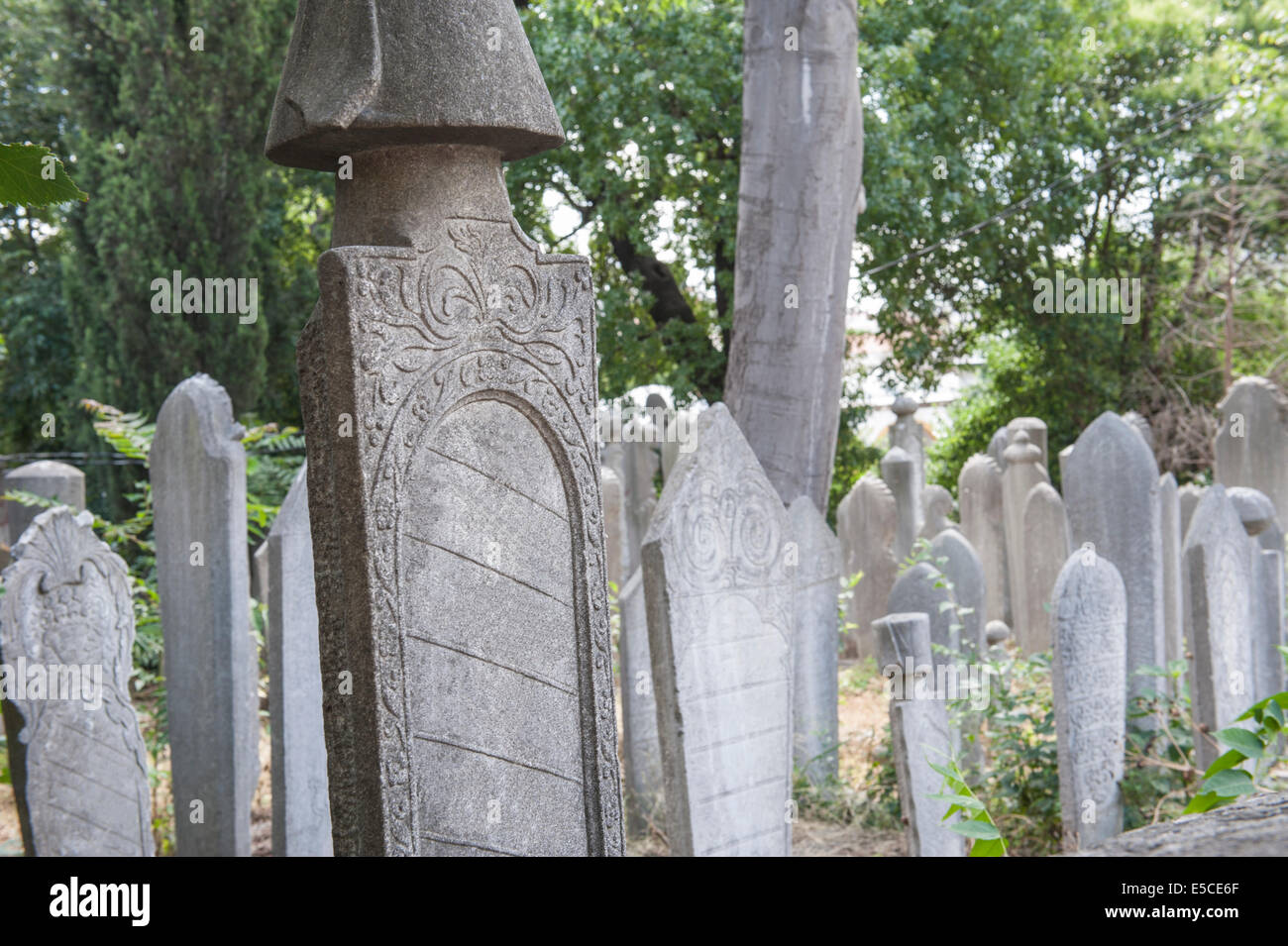 Turkish graveyard Banque de photographies et d’images à haute ...