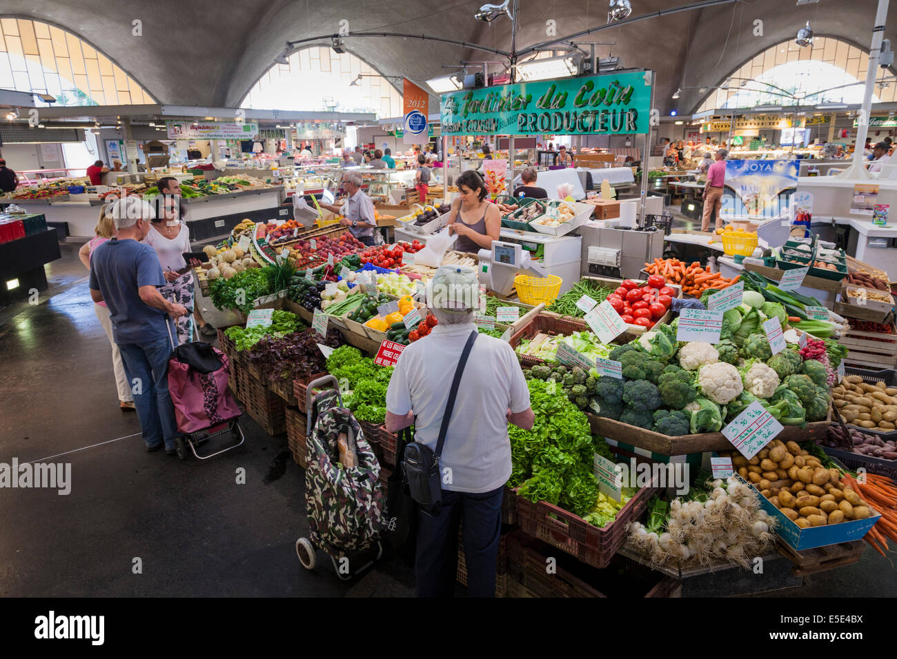 Royan market Banque de photographies et d’images à haute résolution - Alamy