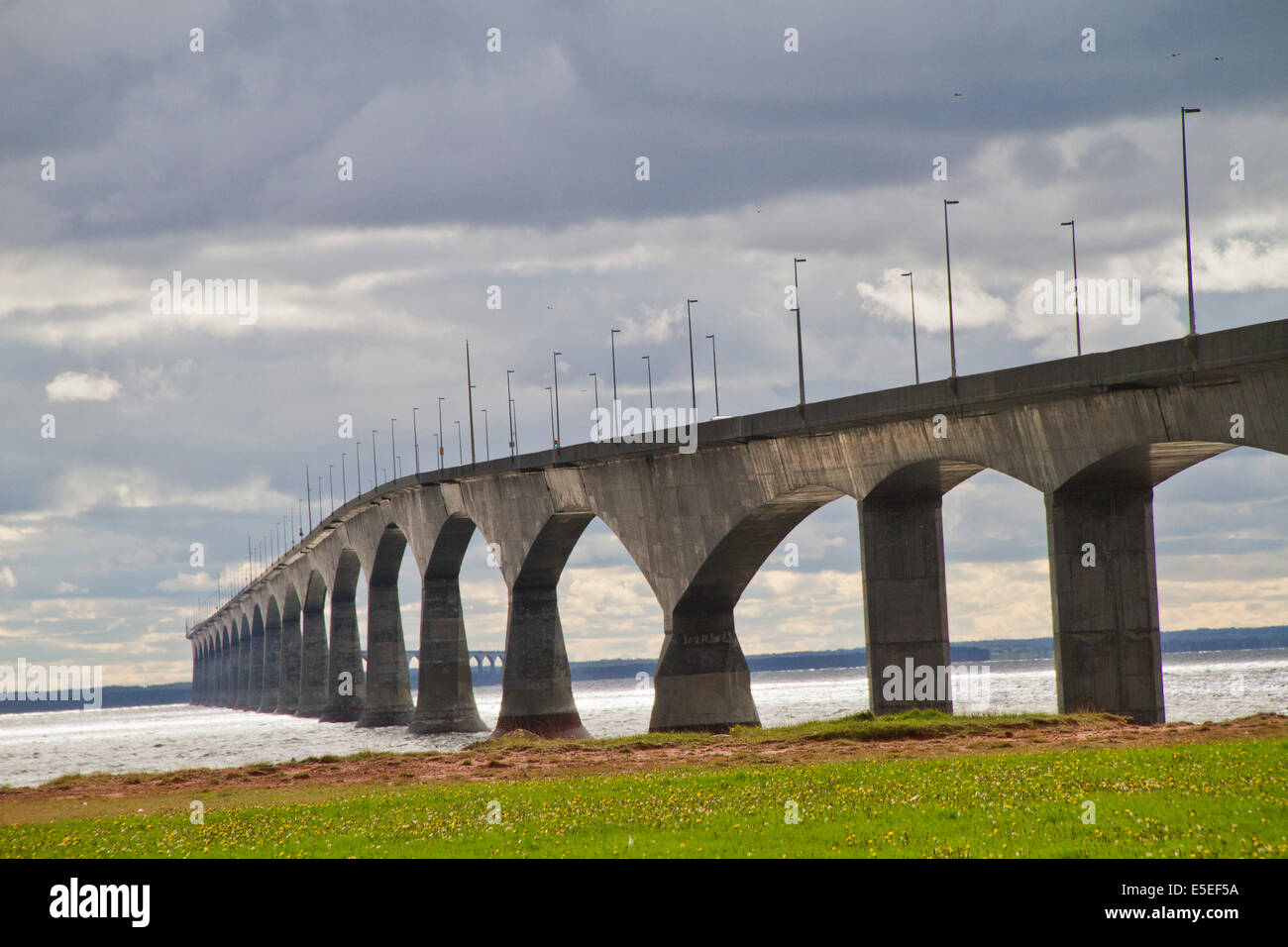 Confederation bridge sightseeing Banque de photographies et d’images à ...