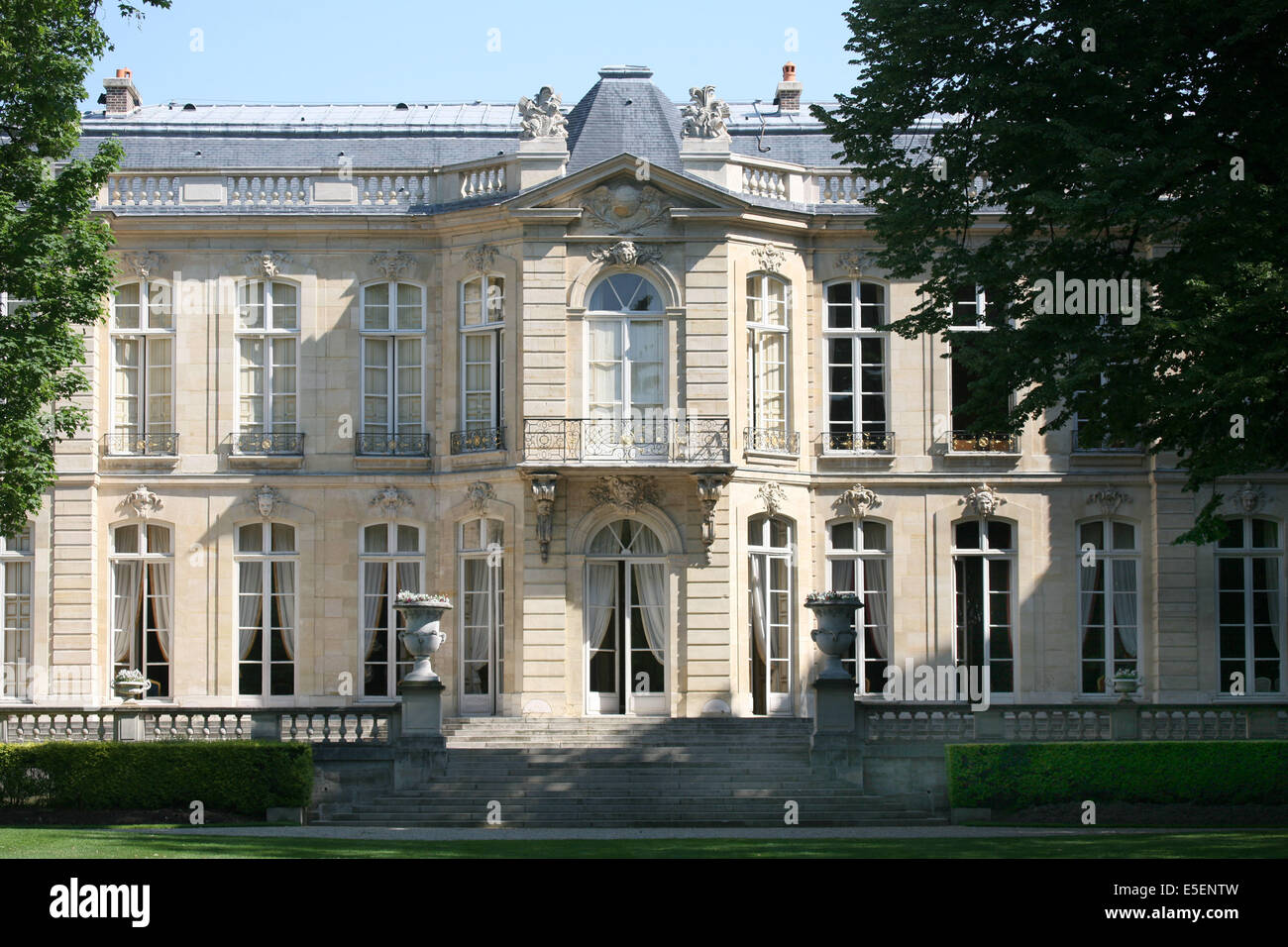 Hôtel matignon Banque de photographies et d’images à haute résolution ...