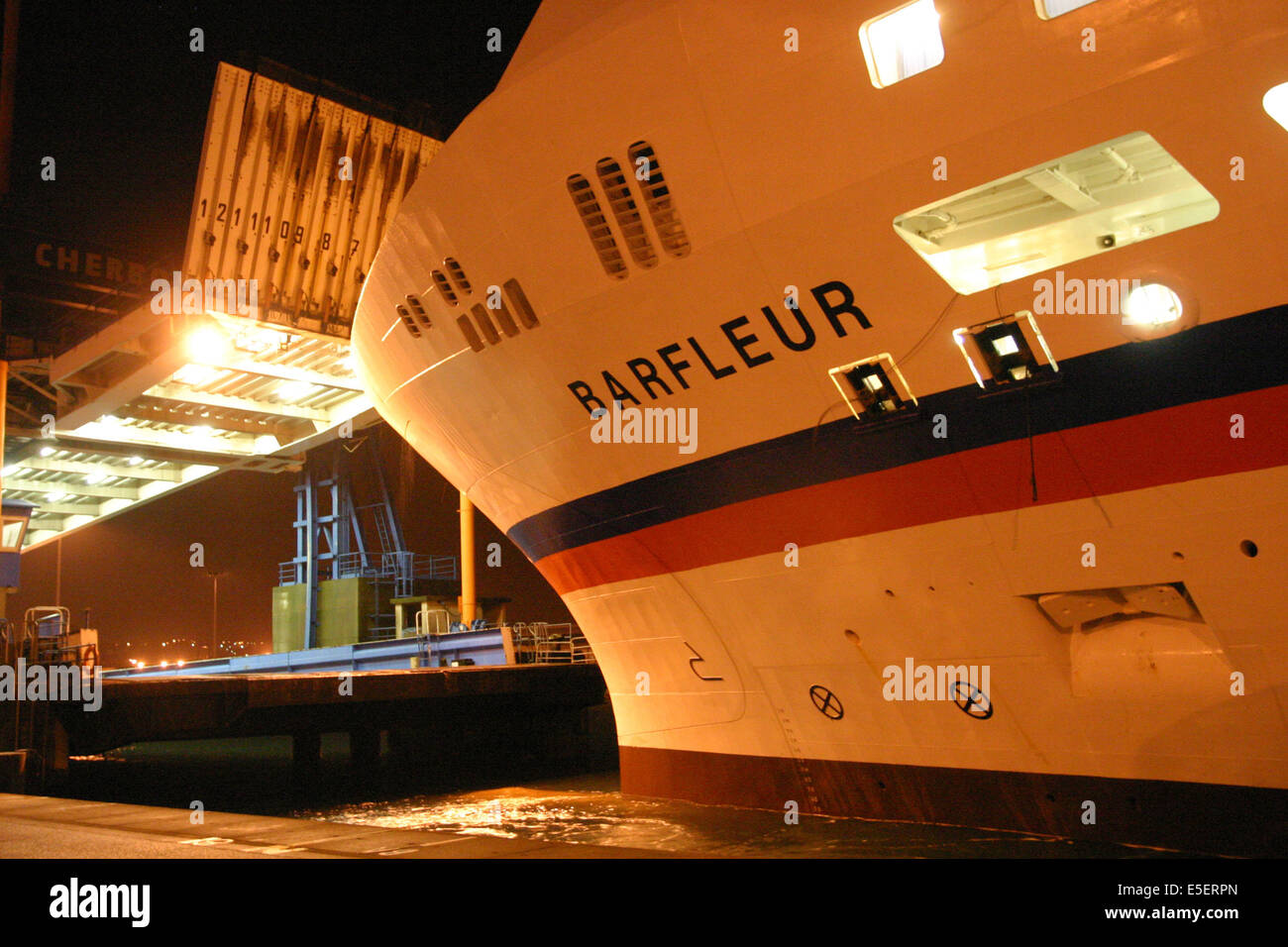 Port cherbourg france ferry barfleur Banque de photographies et d ...