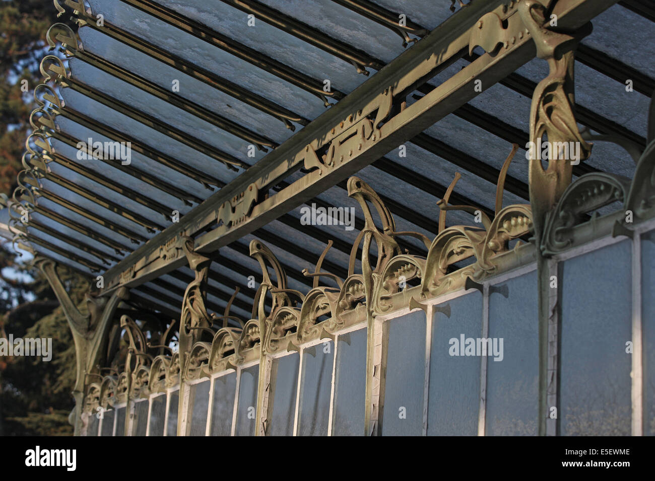 France, paris 16, station de métro porte dauphine, architecture hector ...