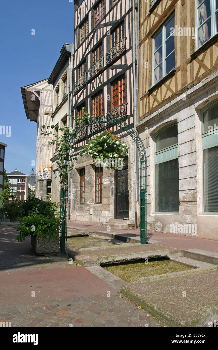 Rue eau de robec Banque de photographies et d’images à haute résolution ...