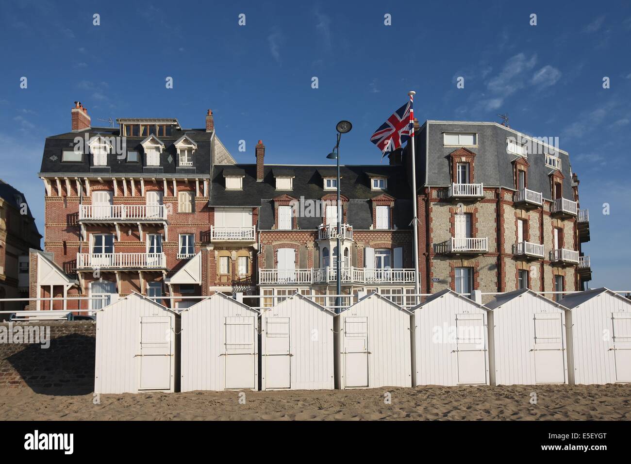 France, Basse Normandie, calvados, cote fleurie, villers-sur-mer, plage, villas belle époque ...