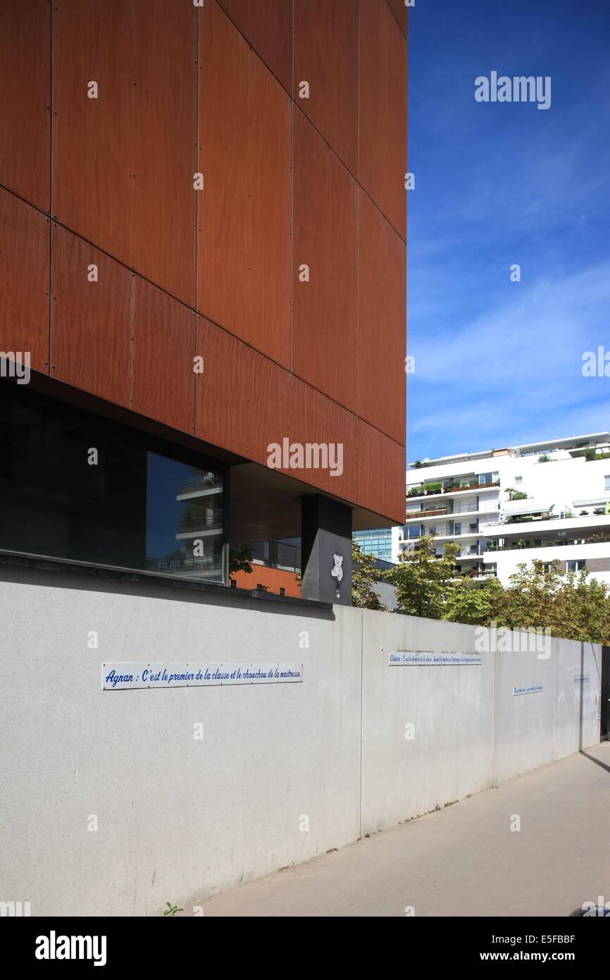 Primo levi school Banque de photographies et d’images à haute ...