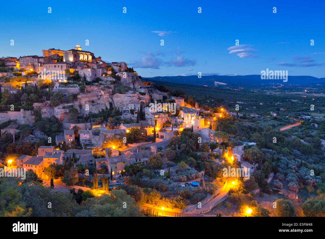 Gordes france provence night Banque de photographies et d’images à ...