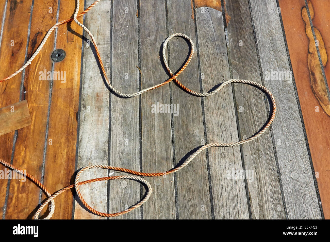 Planches Et Corde Banque d'image et photos - Alamy