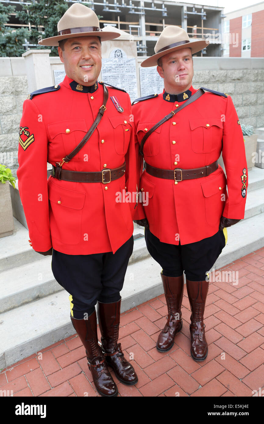 La GRC en uniforme de cérémonie au Sunset Retreat Cérémonie à la Gendarmerie royale du Canada ...