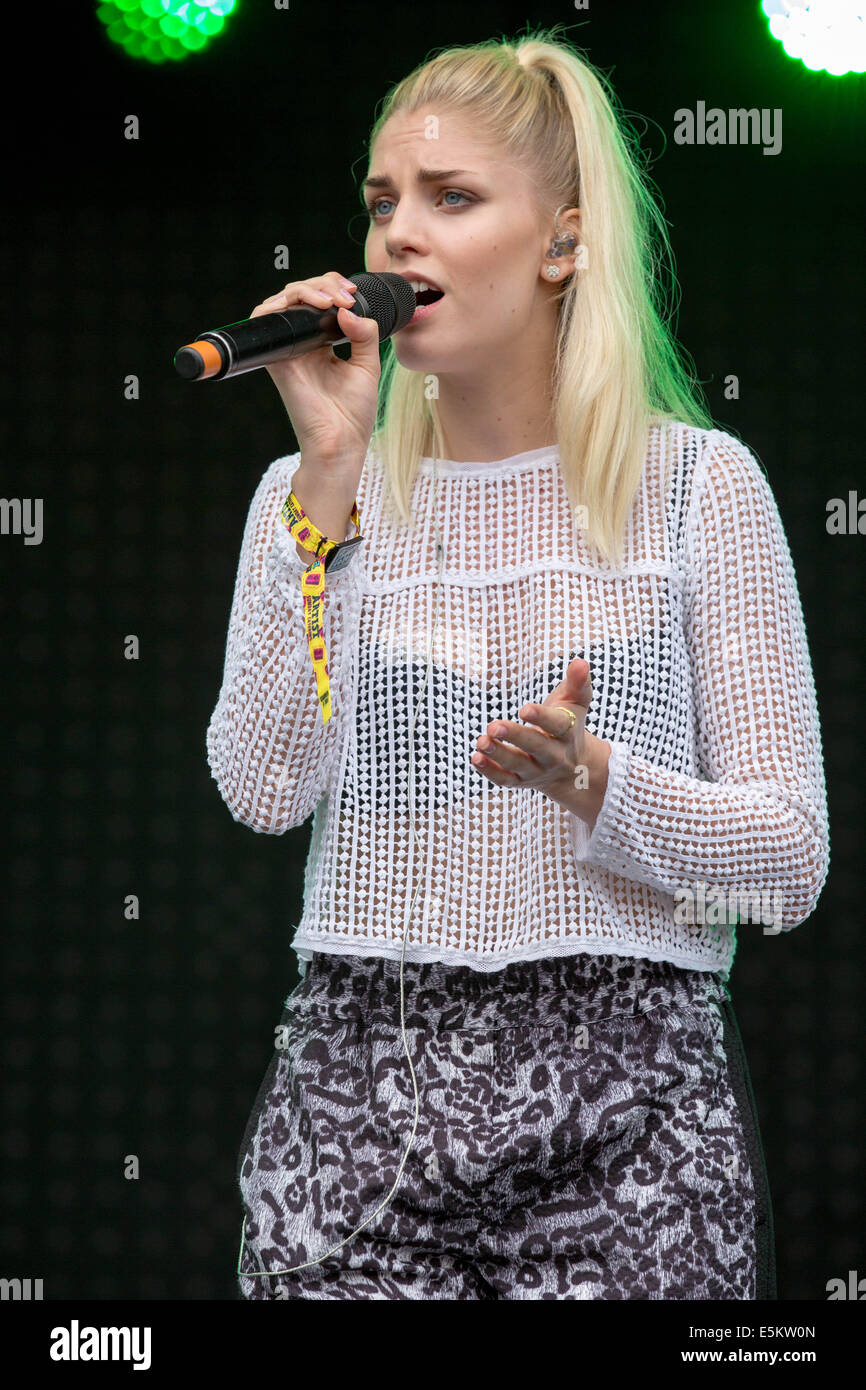 Hannah reid london grammar chicago Banque de photographies et d’images ...