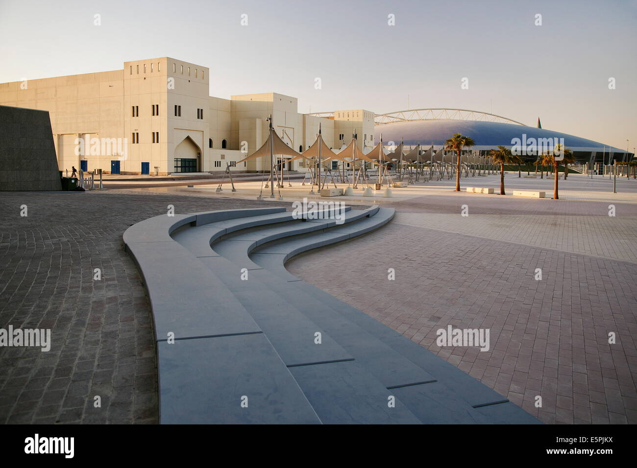 Complexe sportif de la ville de doha Banque de photographies et d ...