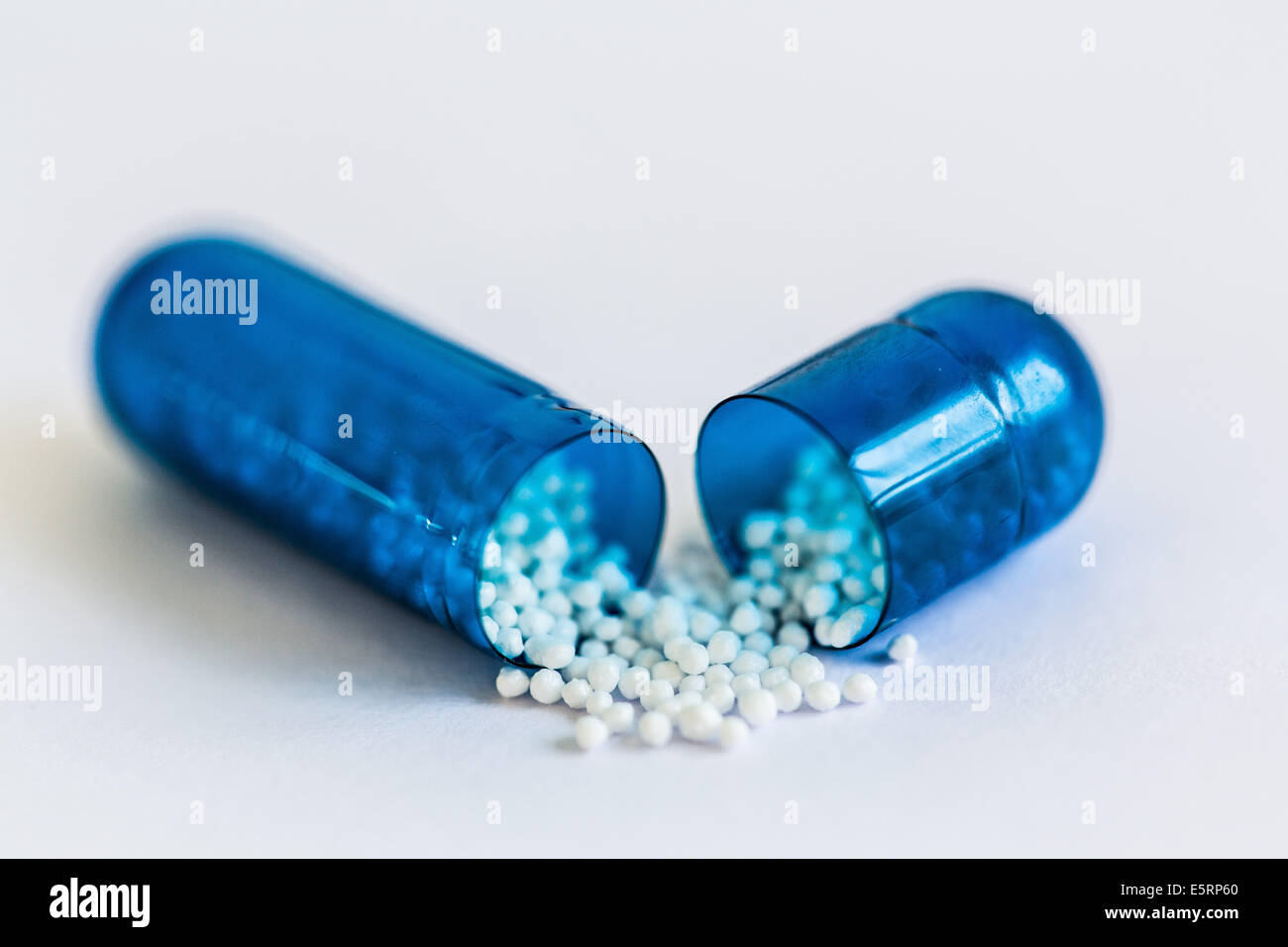 Microgranules en capsule Banque de photographies et d’images à haute ...