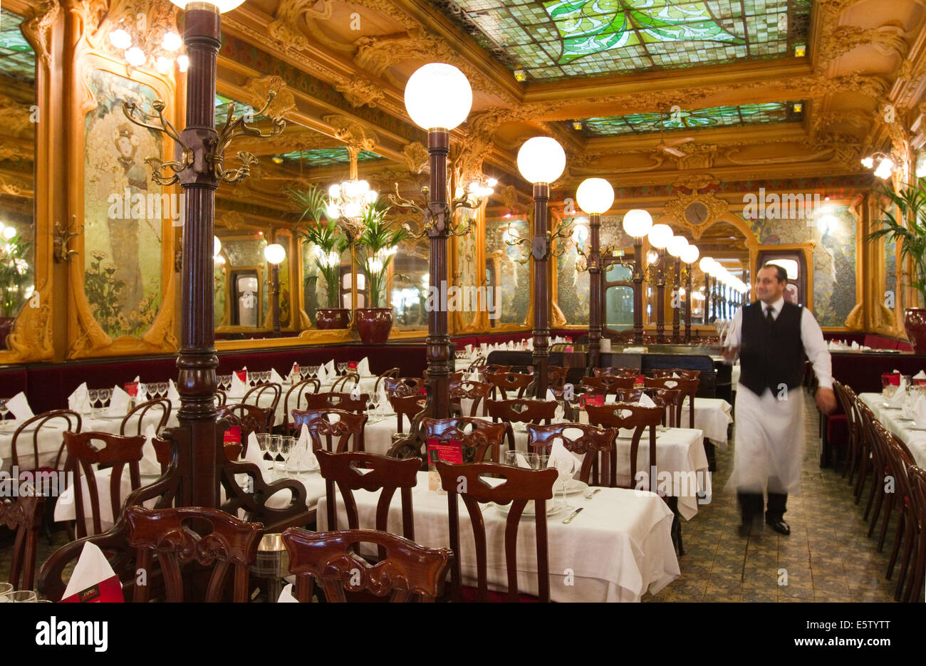 Restaurant Brasserie de style Art Nouveau Julien, Paris Photo Stock - Alamy
