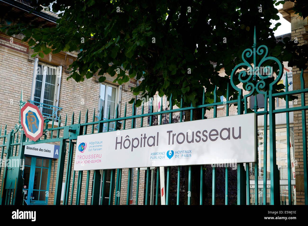 Trousseau hopital Banque de photographies et d’images à haute ...