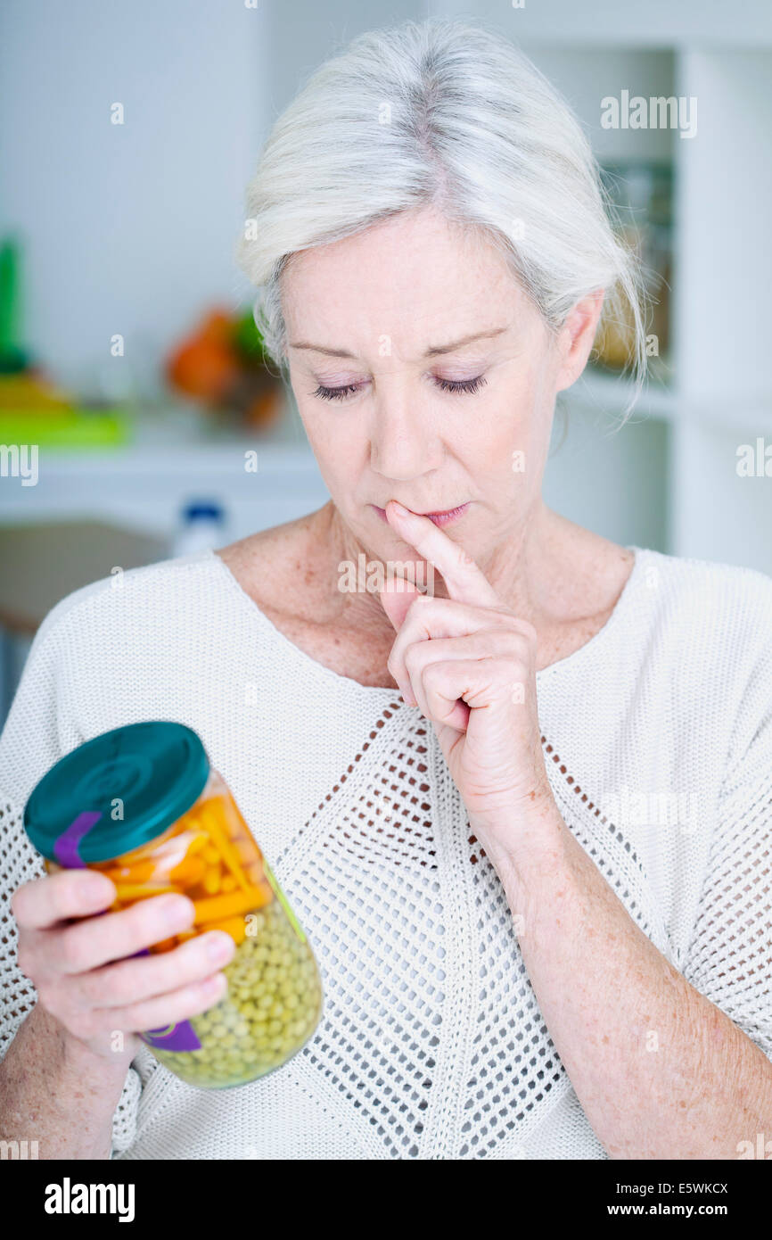 Produits alimentaires en conserve Banque de photographies et d’images à ...