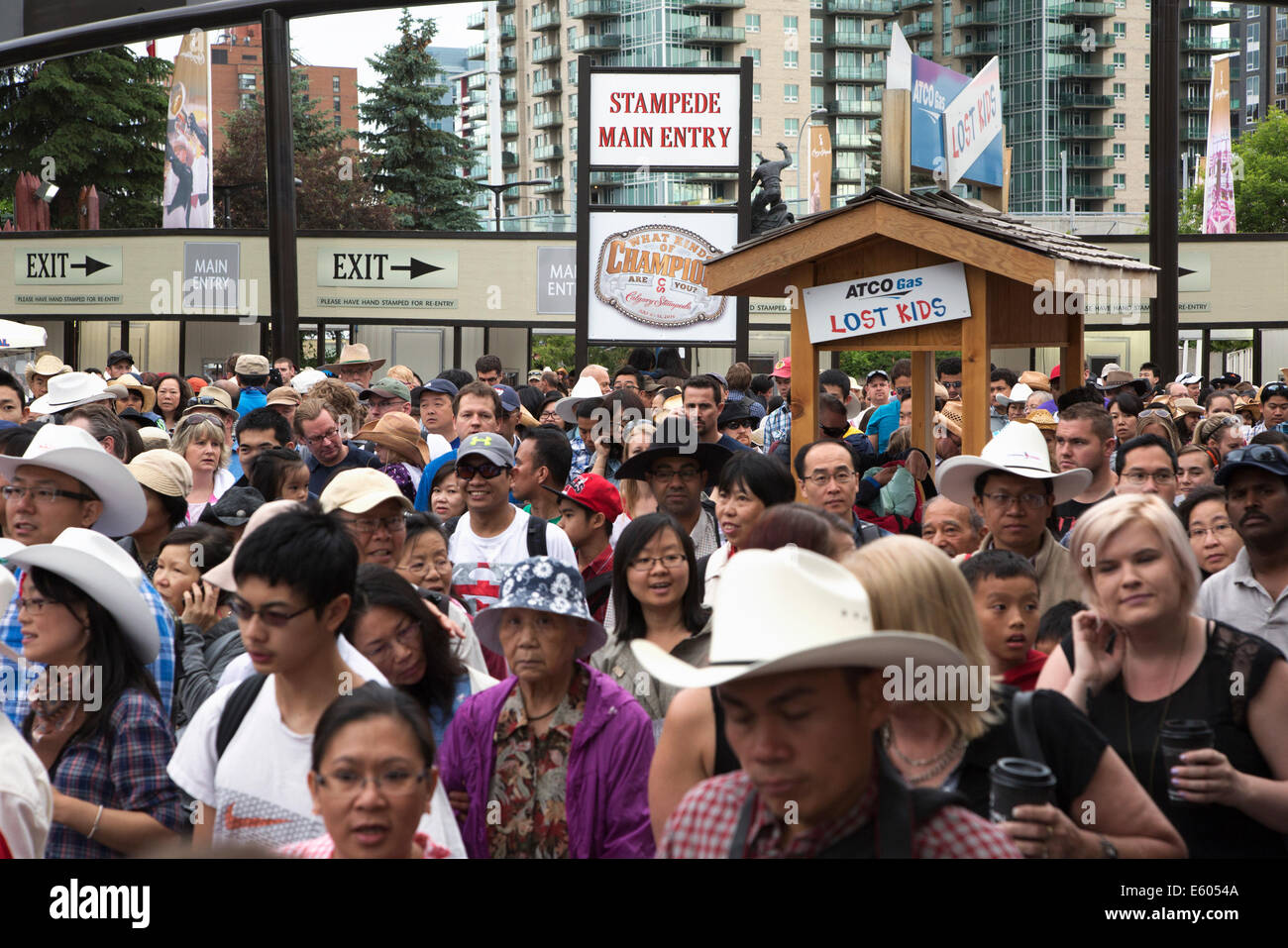 Calgary stampede crowds Banque de photographies et d’images à haute ...